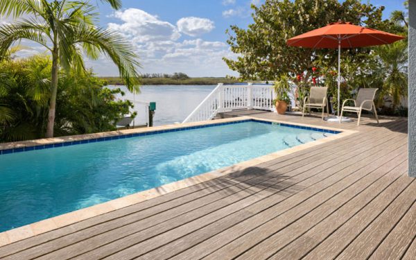 Best Composite Decking for Full Sun